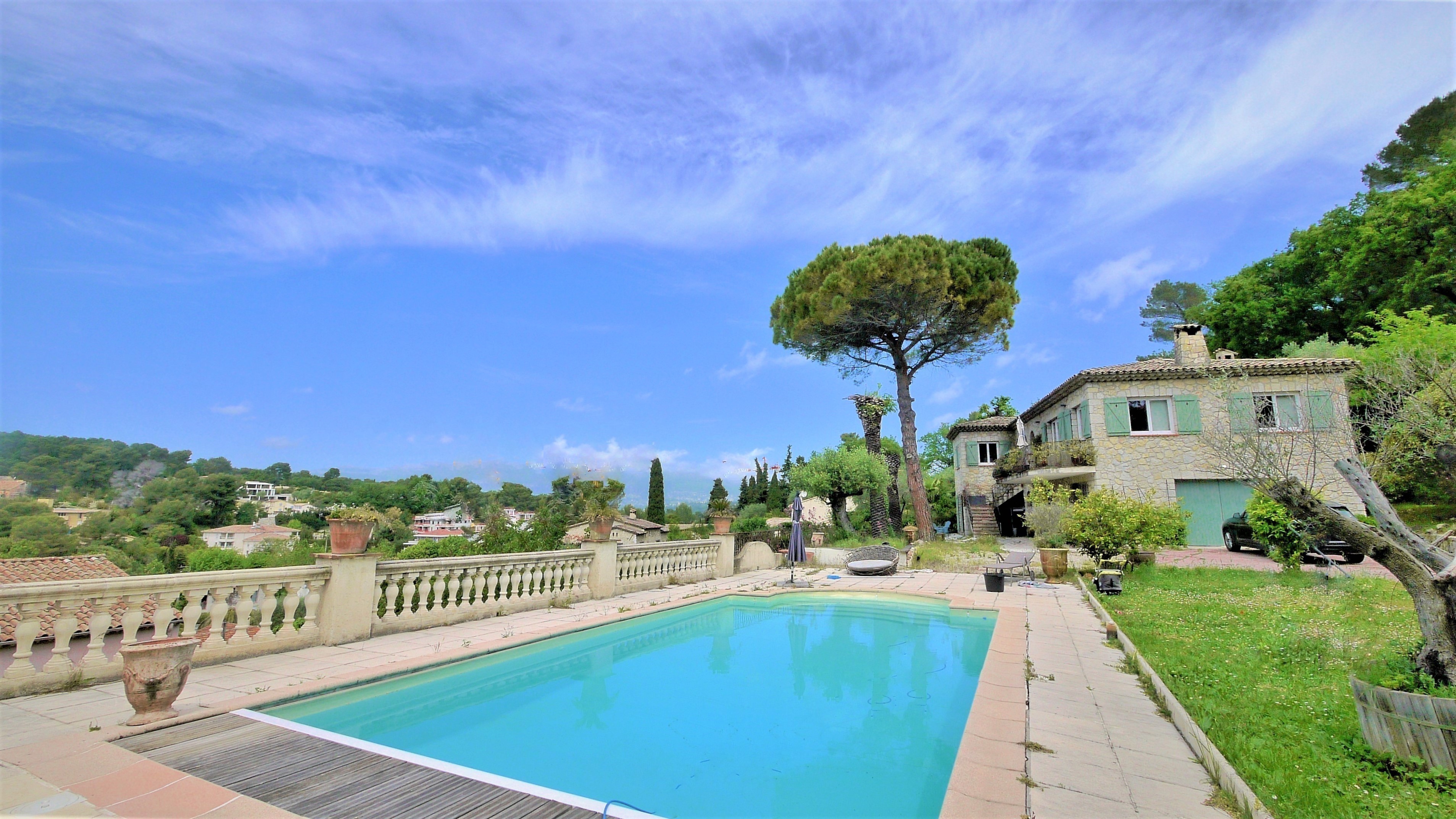 Vente VILLA INDIVIDUELLE AVEC PISCINE | Merone Immobilier