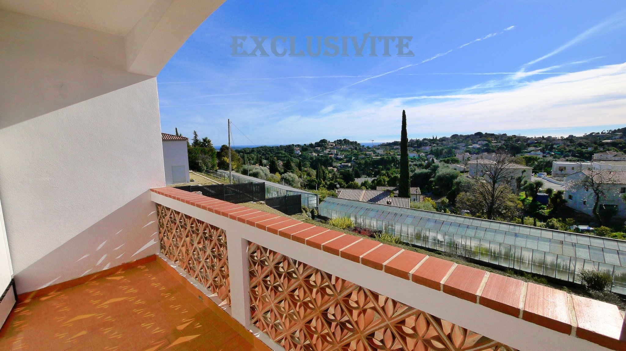 Vente RARE. SUCCESSION. VILLA EN POSITION DOMINANTE. BELLE VUE AVEC ...
